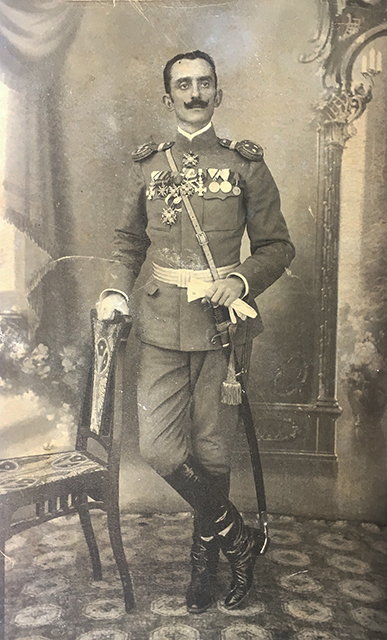 Kapitán ALEKSANDAR LEKSO SAIČIĆ | interiery-truhlarstvi.cz