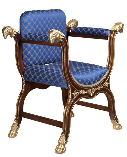 Křesla | interiery-truhlarstvi.cz