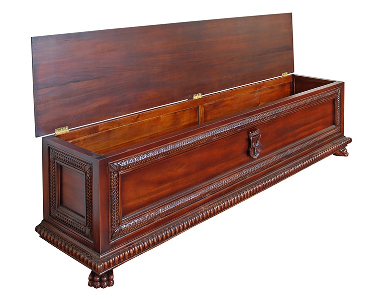 Truhly | interiery-truhlarstvi.cz